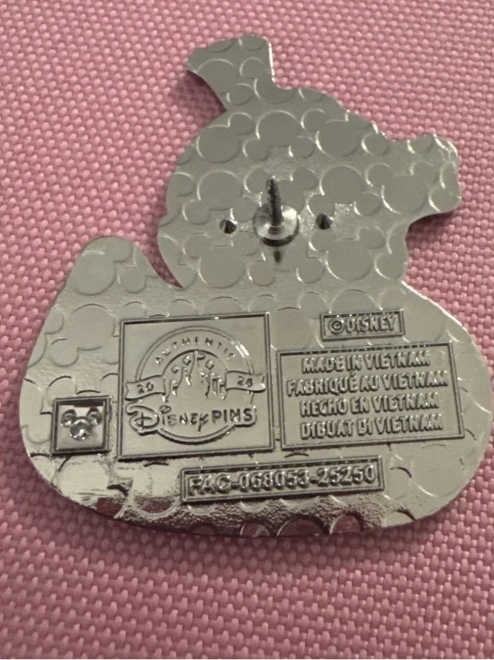 Disney | Jewelry | Disney Queen Of Hearts Duck Pin Ducks Of Disney ...